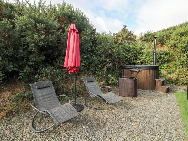 Sunriser, Romantic, With Hot Tub In Ballymoney, County Wexford - Gorey