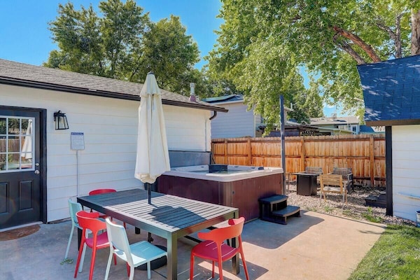 Hot Tub* Pool Table* 4 Beds - Broomfield, CO