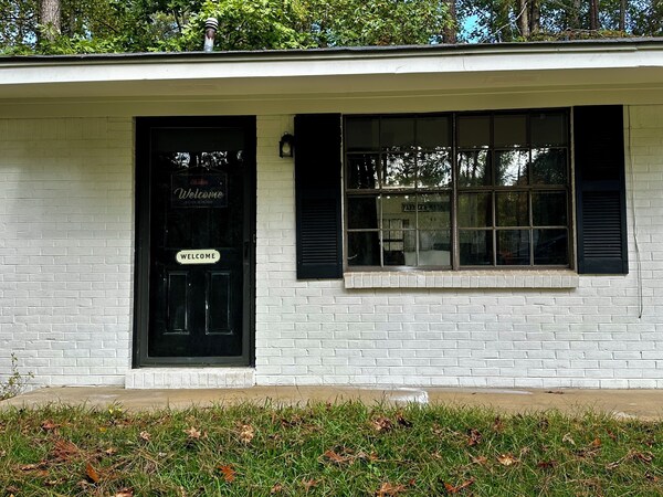 Happy Place In The Sip, Your Happy Place In The Sip! - Oxford, MS
