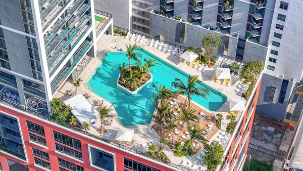 Downtown Miami Escape: Near Port Of Miami, Kaseya Center & Top Attractions! - Miami
