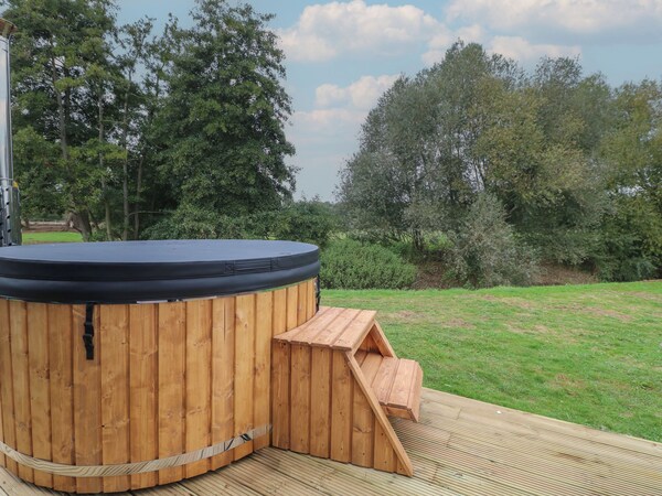 Bee Hive, Pet Friendly, With Hot Tub In Edith Weston - Leicestershire