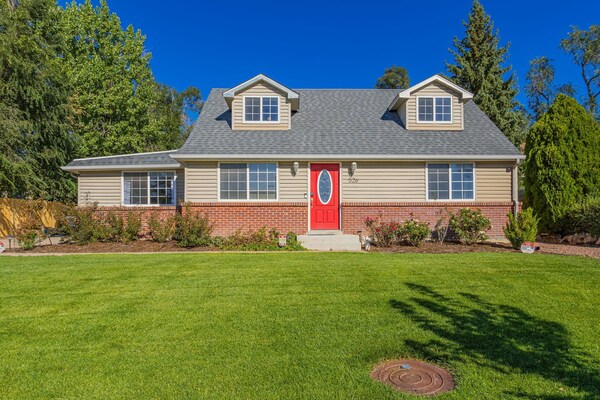 Spacious 5-bedroom Home Near Top Co. Springs Attractions - Colorado Springs, CO