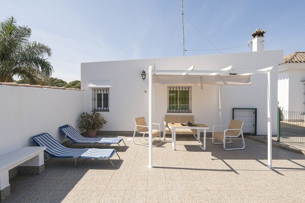 Jopamar - Dos Habitaciones Chalet, Capacidad 4 - San Fernando, España