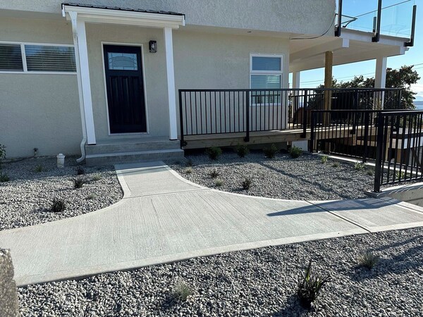 Newly Renovated. Just Steps From The Ferry To Vancouver Island. - 브리티시컬럼비아