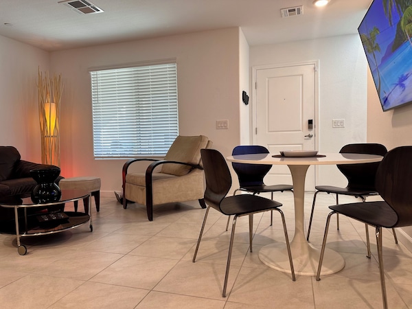For Rent 2 Bedrooms & 1 Full Private Bathroom Kitchen Living Room Share W Host - Las Vegas, NV