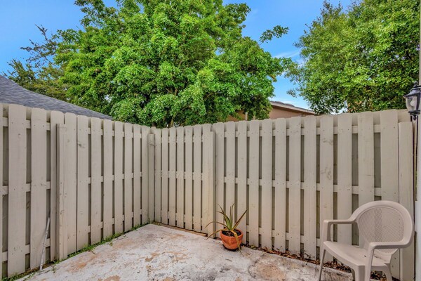 Charming 3-bedroom Rental Less Than 2 Miles To Wellington Equestrian Festival - Royal Palm Beach, FL
