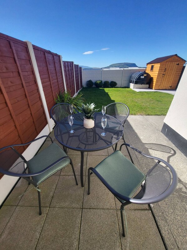 Hawthorns Holiday Home - Modern & Family Friendly - Sligo