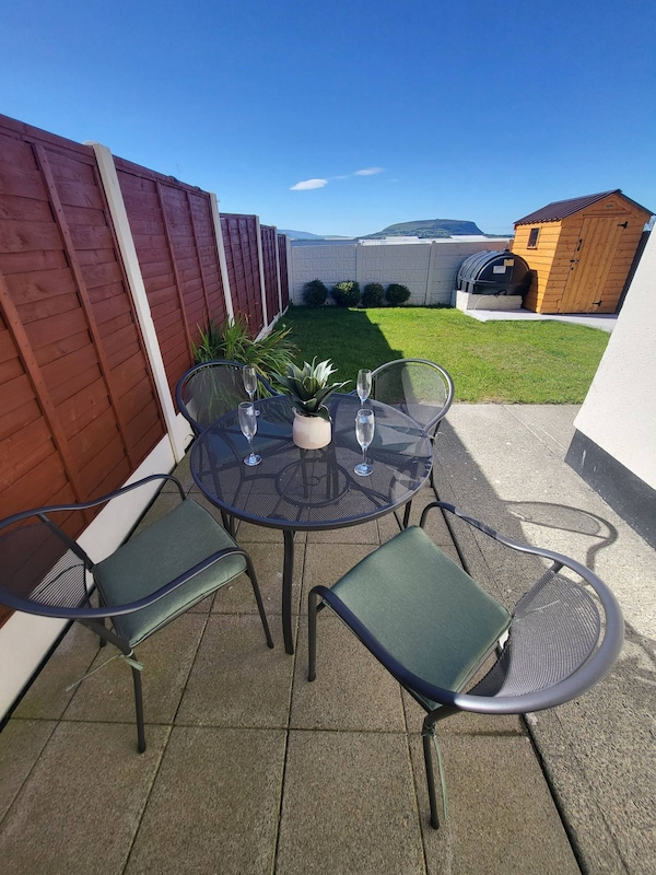 Hawthorns Holiday Home - Modern & Family Friendly - Sligo