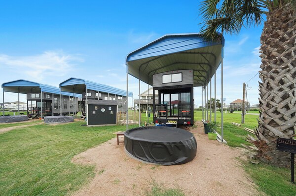 Sunrise Sonata Beach Tiny Home, Beach Tiny Home - Heated Pool! - Crystal Beach, TX