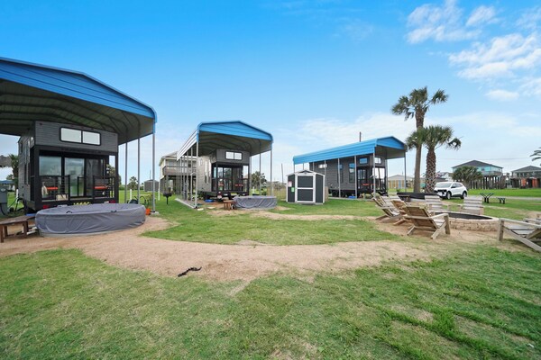 Seabird Symphony Beach Tiny Home - Crystal Beach, TX