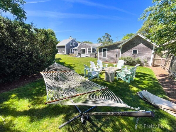 Town & Sound: 025-hc  Harwich Port Gem, Walk To Town/beach, 5 Bedrooms - Harwich, MA