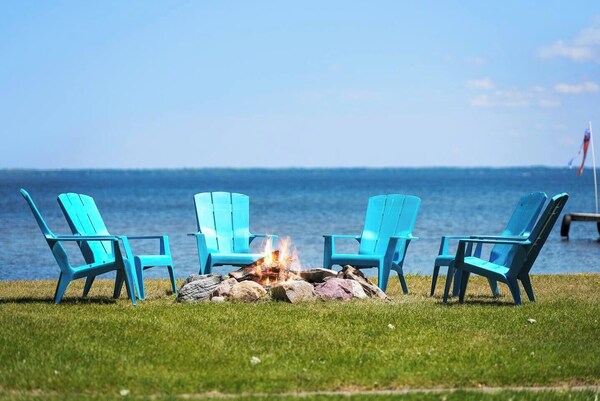 Family-friendly Lakefront Retreat At "The Roost" - Houghton Lake, MI