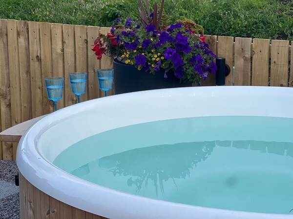 #1 Country Escape With Sea Views, Ayr, Ayrshire\n4 Guests 2 Bedrooms 2 Bathrooms - Ayr