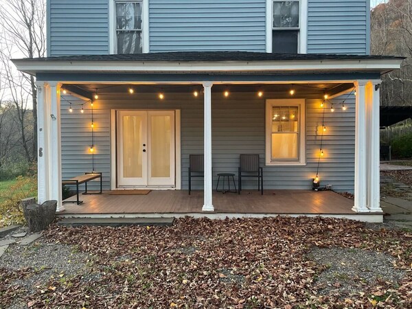 Inviting, Cozy Catskills Home - Primed For Fall! - Phoenicia, NY