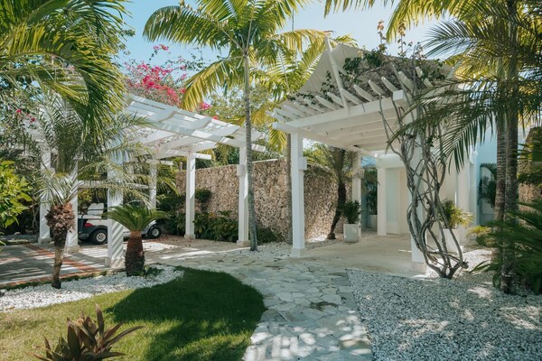 Luxury Pool Two Bedroom Suite - Punta Cana