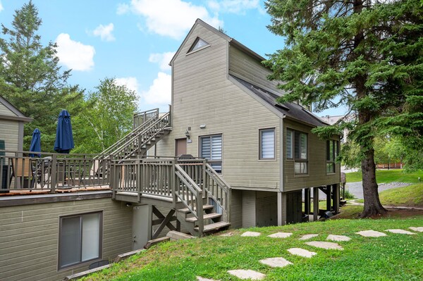Condolet Direct Ski-in/ski-out Heart Of Tremblant\n - Laurentides