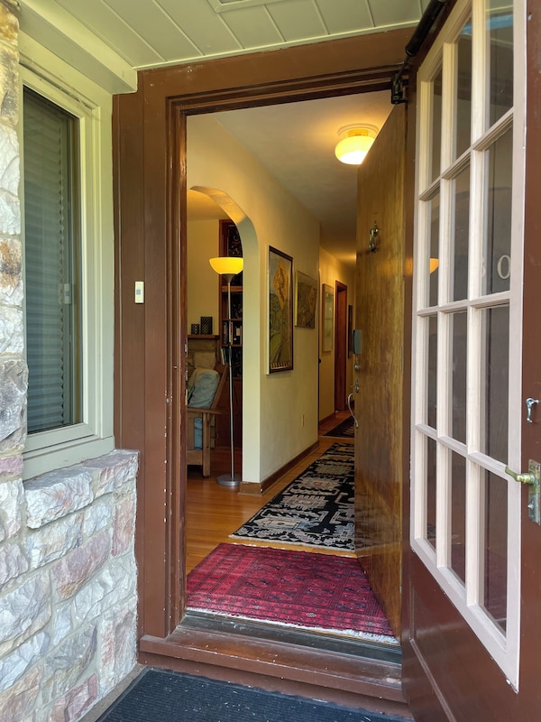 Historic 3bd/2ba Home In State College-walk Everywhere Wifi Lucky Rabbit Lodge - Penn State University, State College