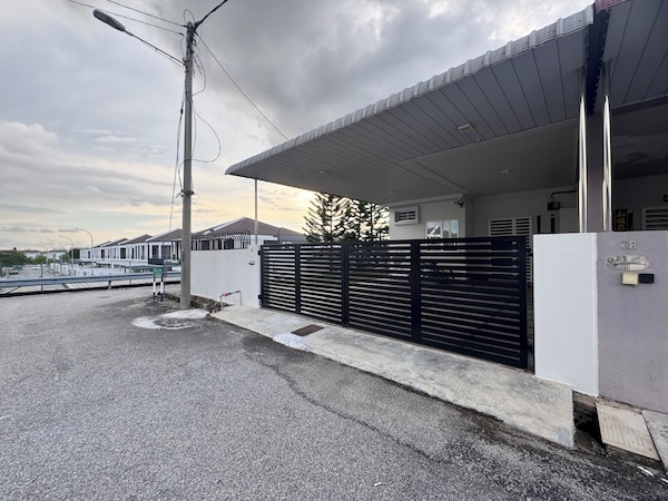 7pax 2-bedroom House With Wifi And Ac In Lovely Bukit Mertajam@near Aeon - Penang