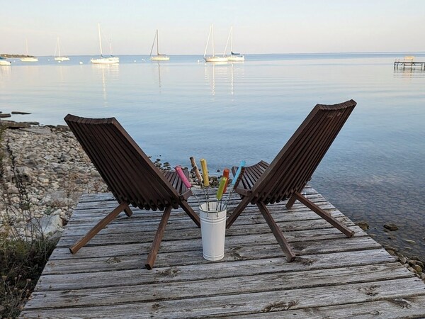 Direct Waterfront On Grand Traverse Bay , Firepit, Grill, Large Yard, Pet Ok - Leelanau State Park, Northport