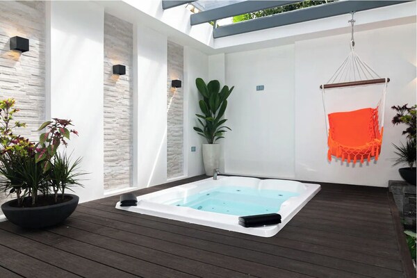 La Fortuna Duo Retreat With 6 Bedrooms, 5 Bathrooms And 2 Jacuzzis - La Fortuna