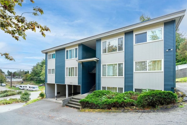 2b1b Apt Unit @South Seattle Near Airport - SeaTac, WA