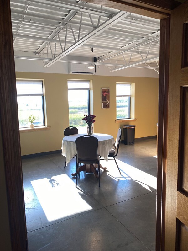 Lakeside Lodging @ The Plaza\ncozy 2 Bed- 2 Bath Nestled Near The Lake Region - North Dakota