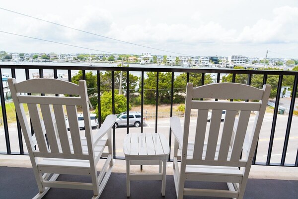 Summer Sands- Once Upon A Tide Room 303 - Wilmington, NC