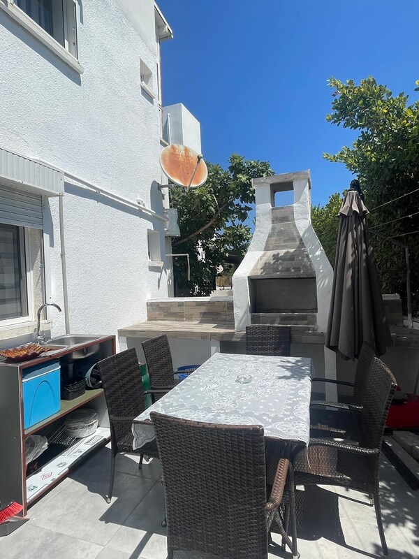 2-bedroom House In Karaoğlanoğlu With Private Pier And Walking Distance Casino - Girne