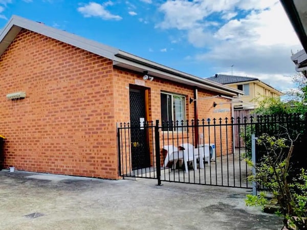 Belmore Affordable 2 Br Granny Fla\n - Carlton