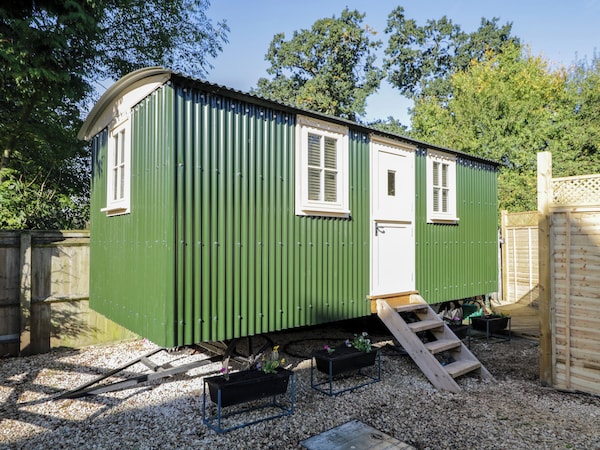 Mitford Gypsy Hut, Romantic, With Open Fire In Moreton-in-marsh - Moreton-in-Marsh