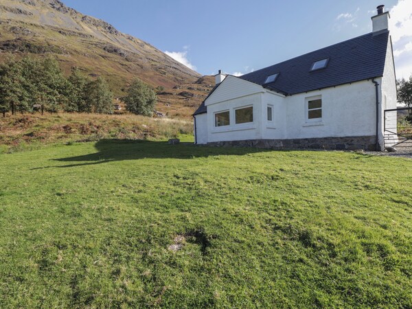 Rarsaidh, Pet Friendly, Character Holiday Cottage In Arnisdale - Skye