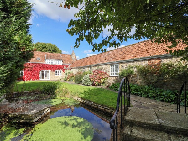 The Cheesehouse, Pet Friendly, With A Garden In Litton Cheney - Dorset