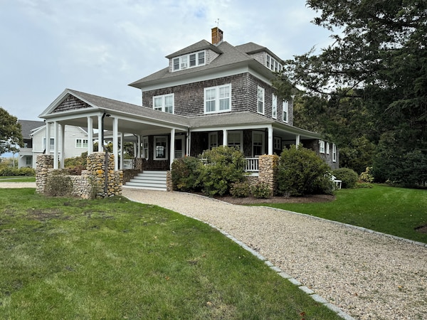 Gorgeous Spacious Victorian Cape Code Beach View Retreat - Falmouth, MA