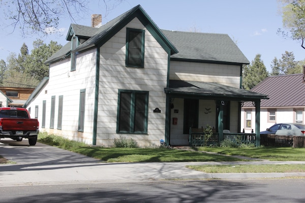 Downtown Flagstaff Historic Rawson Home, 4br, Ac, Grill! - Flagstaff, AZ