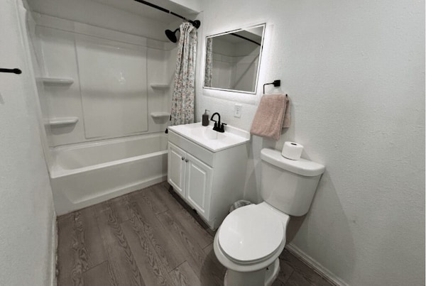 3 Beds Apartment Near Fremont - Las Vegas