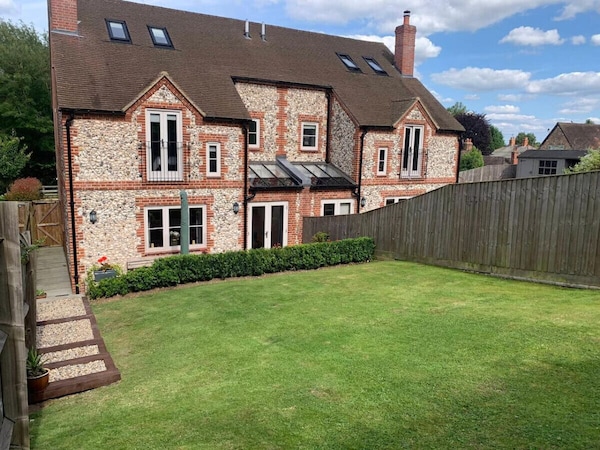 Nixey Cottage - Pet Friendly In The Chiltern Hills - Henley-on-Thames