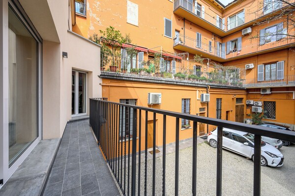 Ab Plus - Via Sant'isaia 102 - Bologne