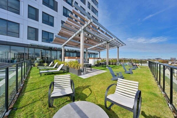 Central Square Penthouse Near Mit Harvard Wi-fi & Gym - Boston, MA