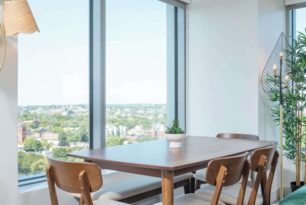 Central Penthouse City Skyline Views, Gym Sleep 8 - Harvard University,Cambridge