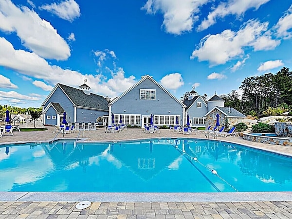 July Available! 6/28-7/12, Entire Cottage, Heated Pools & Close To Beaches. - Kennebunk, ME