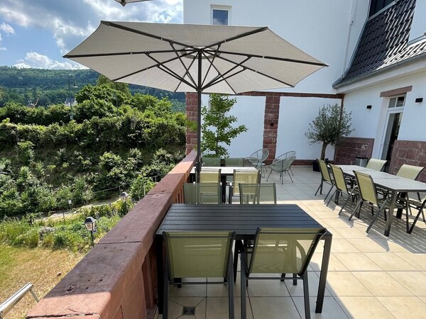 Modernes Apartment (32qm) Mit Voll Ausgestatteter Küche Und Xl-dusche - Bürgstadt