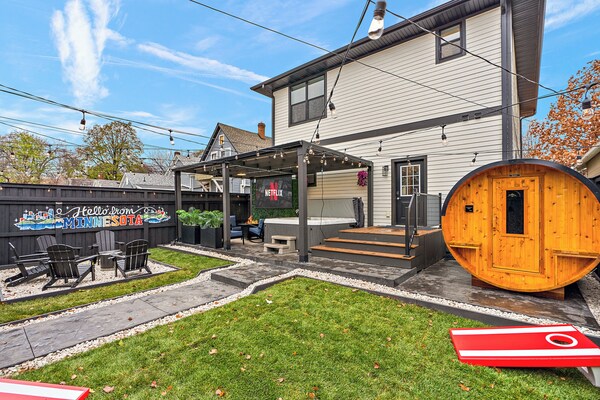 14guests, Gameroom, Theatre, Sauna In The Center Of Twin Cities - Saint Paul, MN