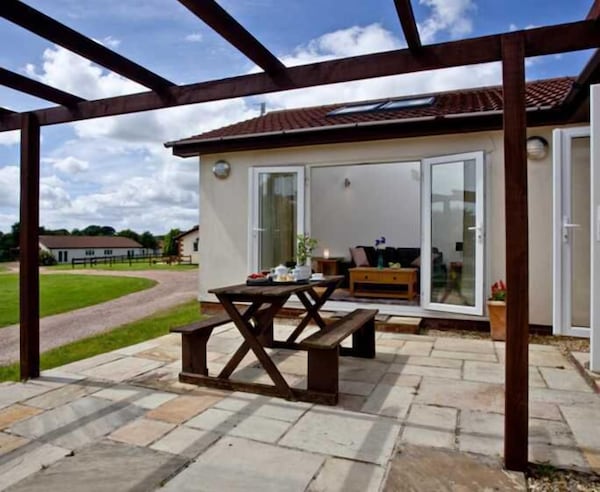 Lovely 2 Bedroom Holiday Chalet Near Sidmouth - Devon