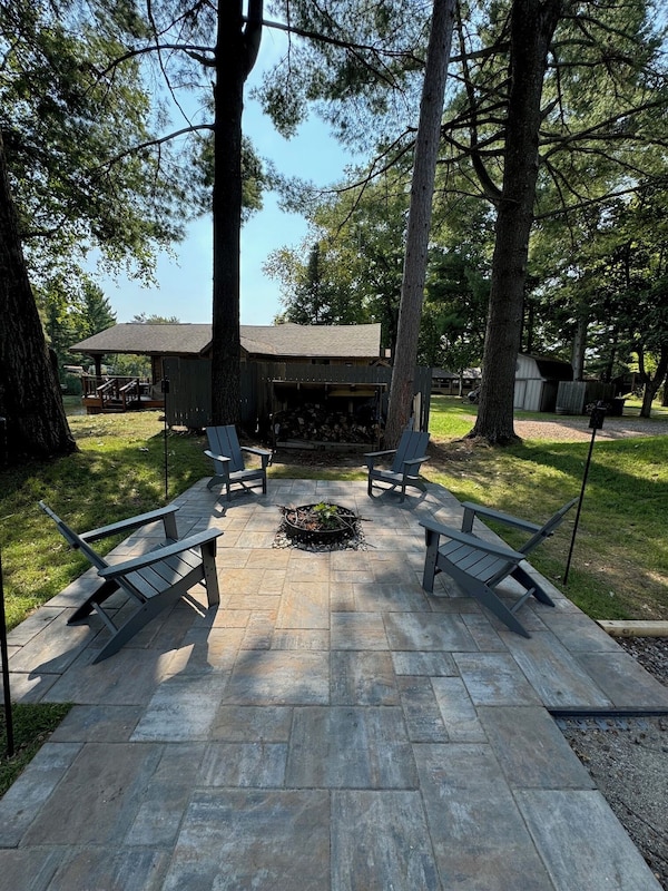 Tittabawassee Riverfront Cottage - Greenwood Lake, Alger