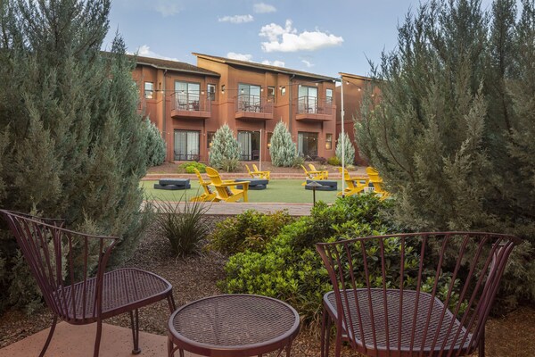 Restful Retreat: Enjoy Sedonas Scenery From Your Cozy Room - Munds Park, AZ