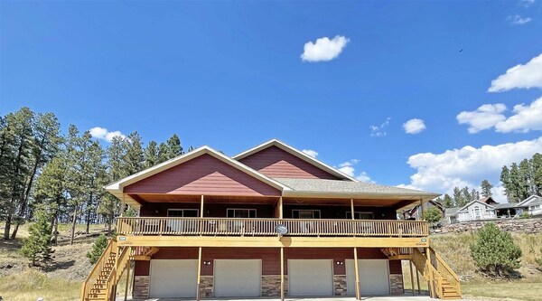 The Prospector  | 3 Bed, 3 Bath - Mount Rushmore, SD