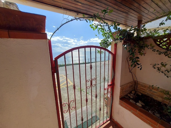 Panoramic Ocean And Mountain Views Town House Scalea, Calabria- Sleep 7. - Praia a Mare