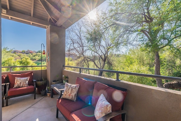 Spacious 2nd Floor Corner Unit Overlooking The 15 Hole Of The Ventana Course - Tucson, AZ