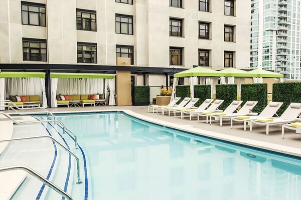 Unique Stay In A Room With Themed Decor & Downtown Proximity - Coronado, CA