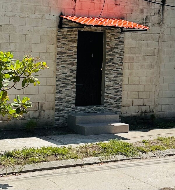 Cozy San Pedro Sula Apartment With Wifi, Ac, Full Kitchen, And Comfy Living Room - Departamento de Santa Bárbara